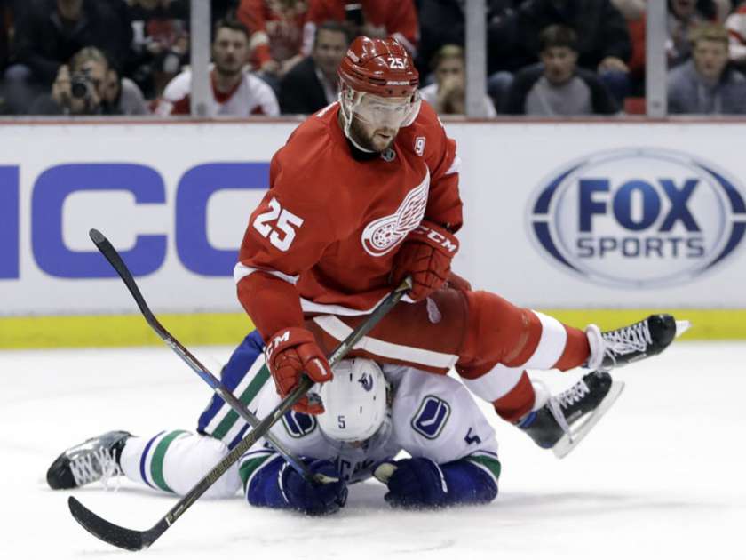 Weeks 3 and 4 of the Nerdy 30: Arizona Deserted and Canuck-leheads ...